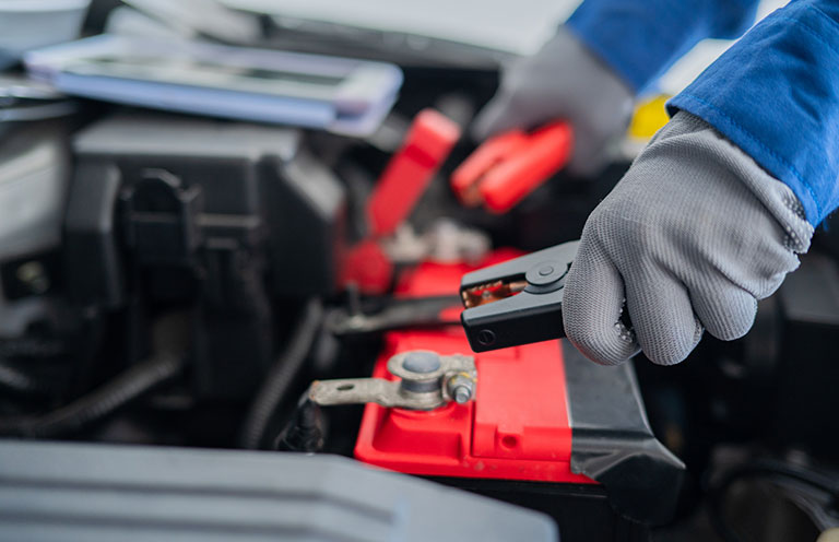 8 Signs Your Car Battery Is Dying | AAA Club Alliance