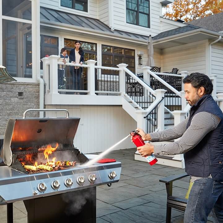 How to Put Out a Grill Fire | Put Out a Gas Grill Fire