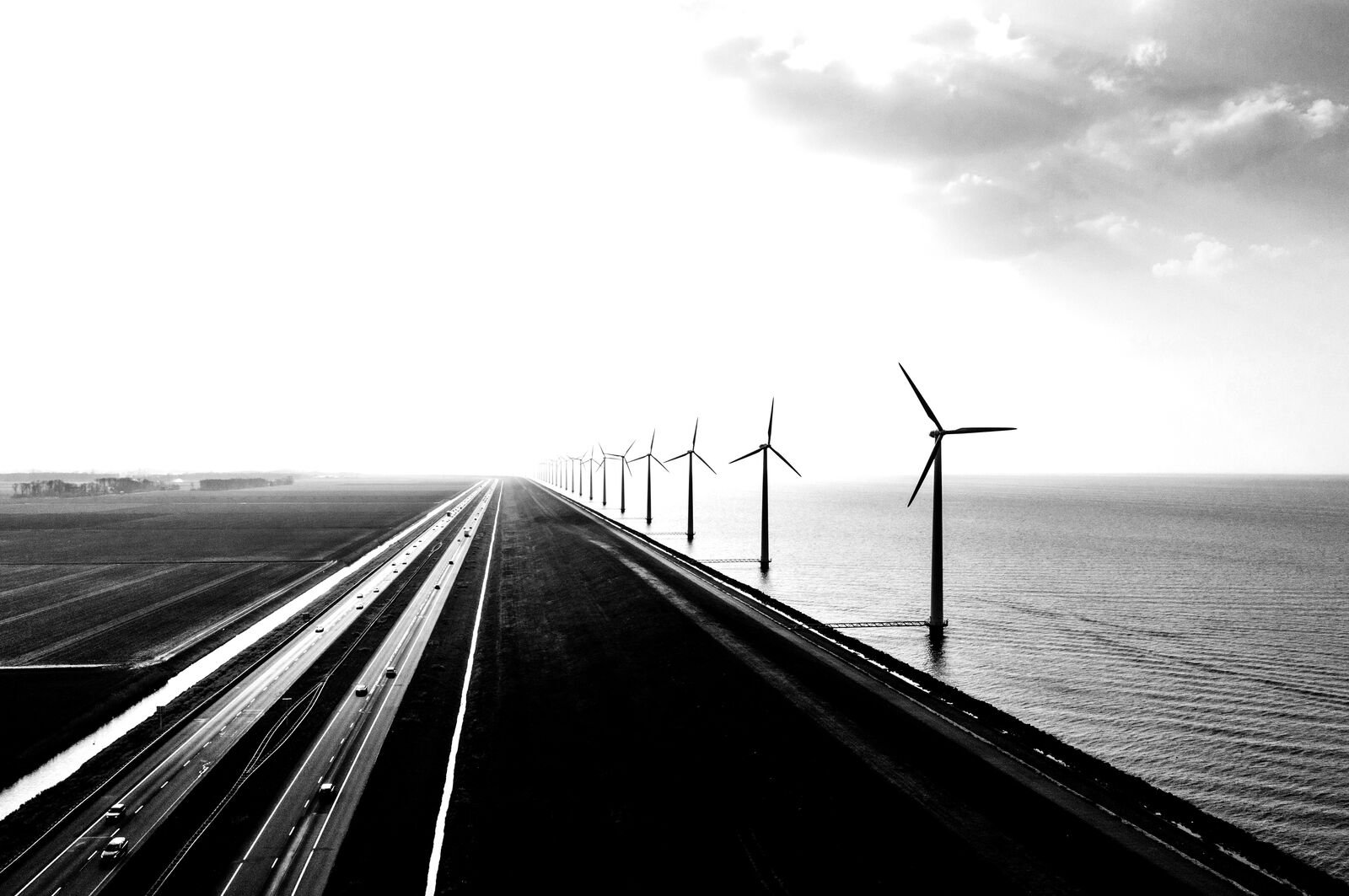 AR6 - UK offshore wind rebounds