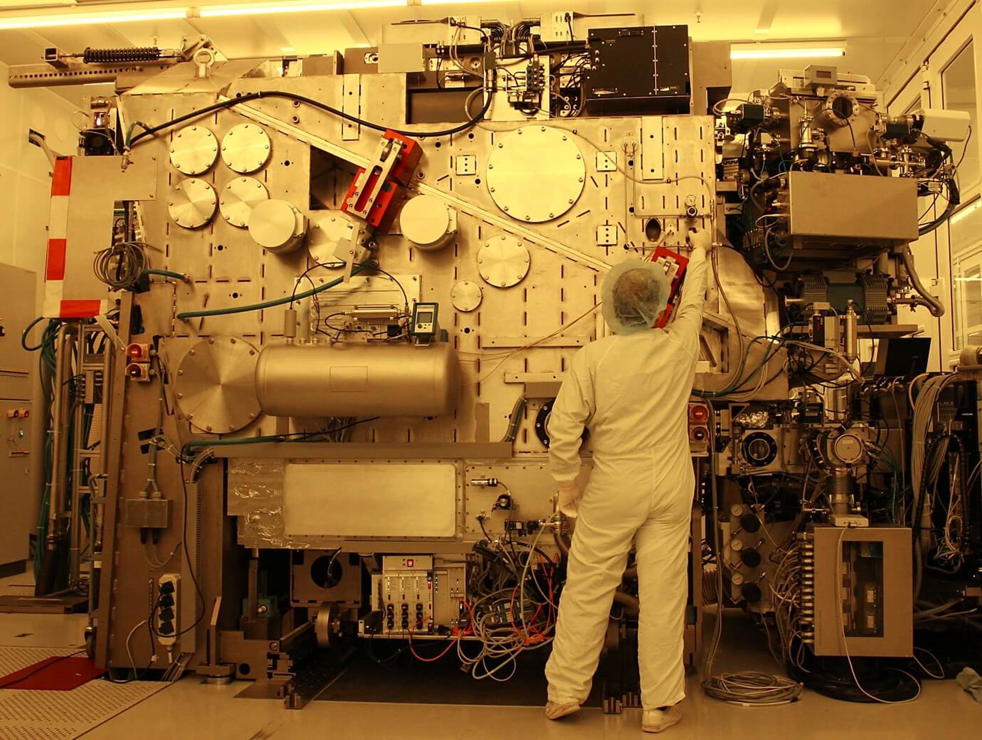 Our history | ASML - Supplying the semiconductor industry