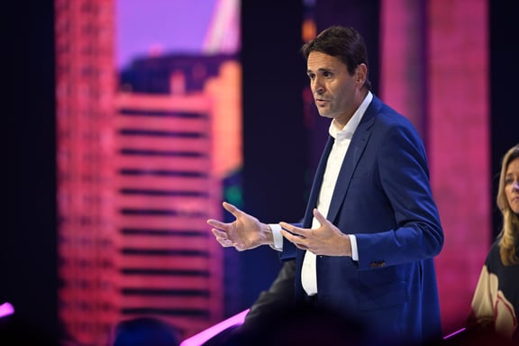 Financial strategy | ASML – Supplying the semiconductor industry