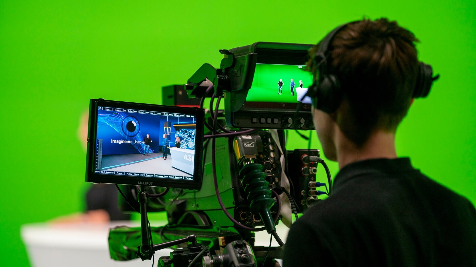 Behind the scenes of the online Technology Conference - Stories | ASML