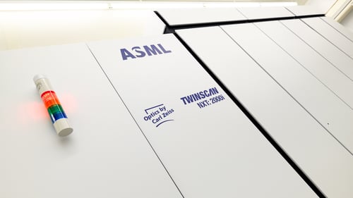 How immersion lithography saved Moore’s Law – Stories | ASML