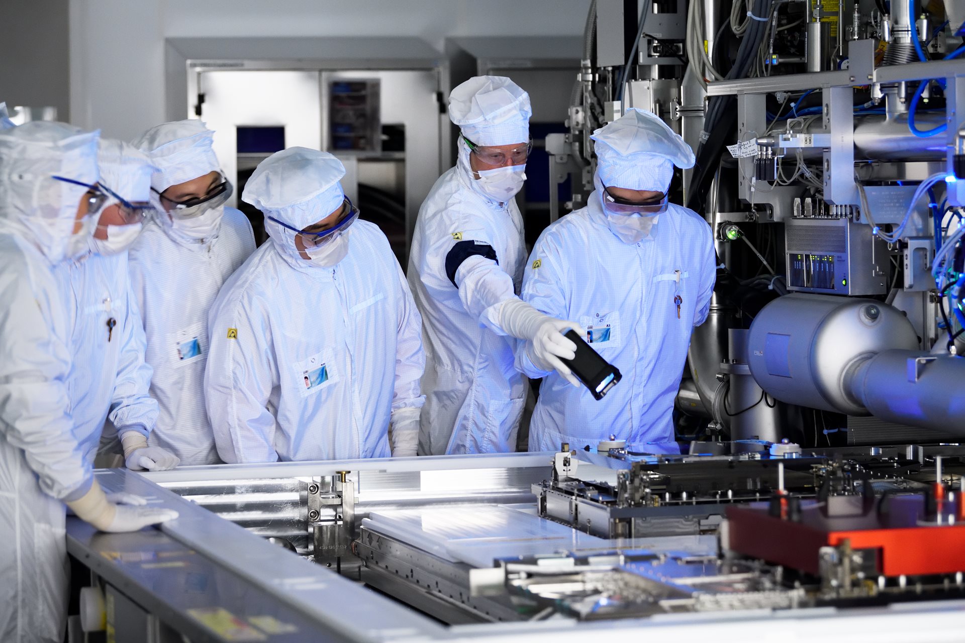Company organization | ASML - Supplying the semiconductor industry