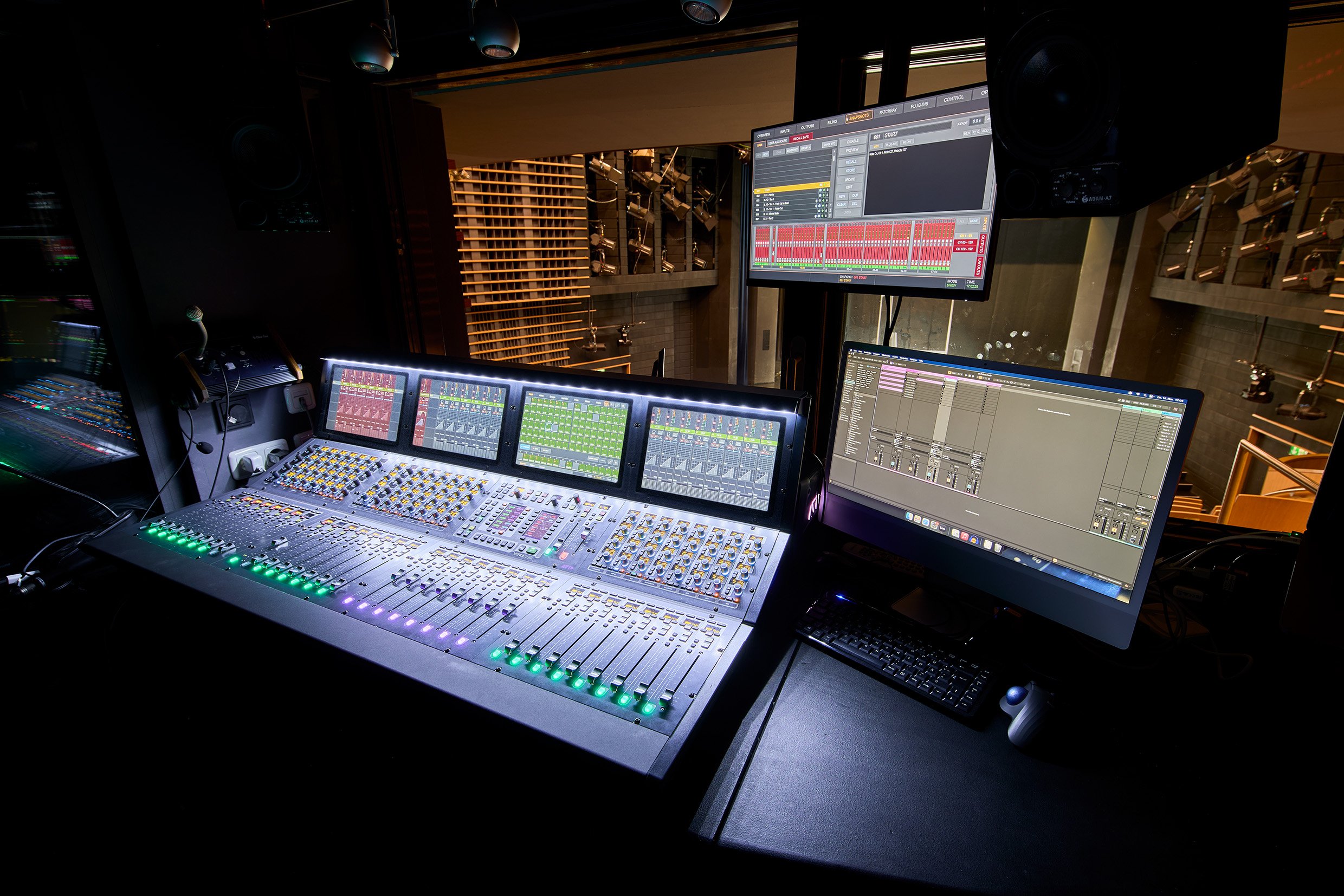Paderborn Theater Modernizes Audio Workflow with Avid VENUE | S6L