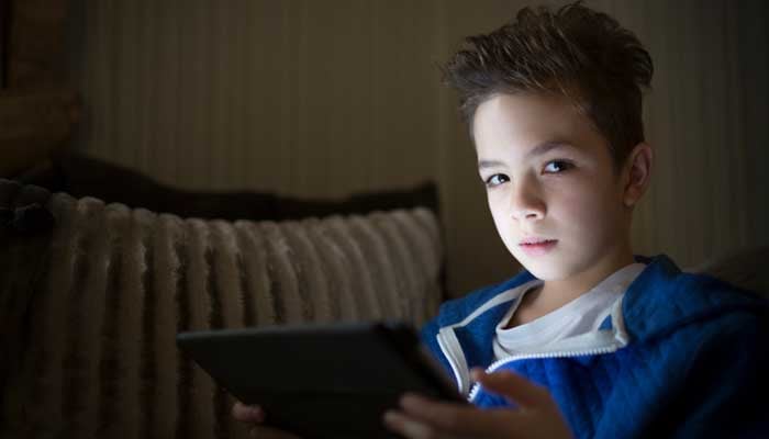 How to know when your child is ready to stay home alone | Children's ...