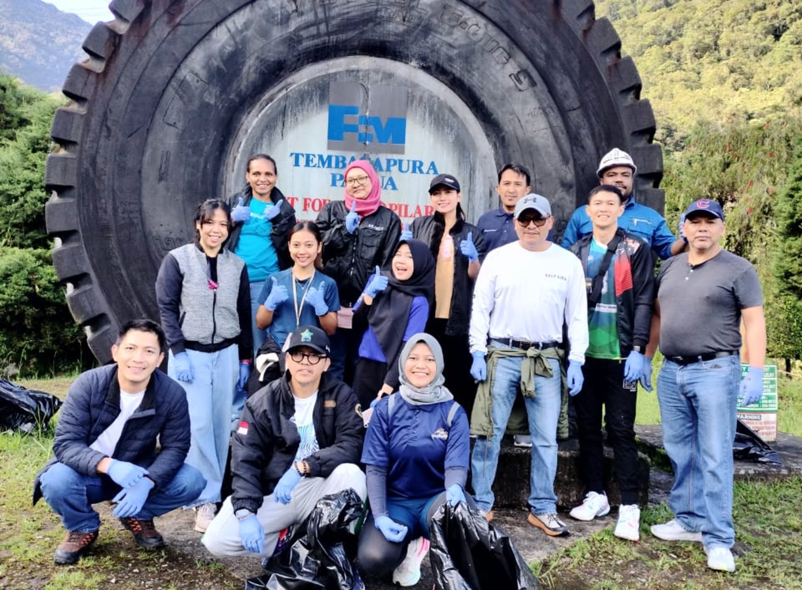 Leighton Asia | Supporting Clean City Day with PT Freeport Indonesia
