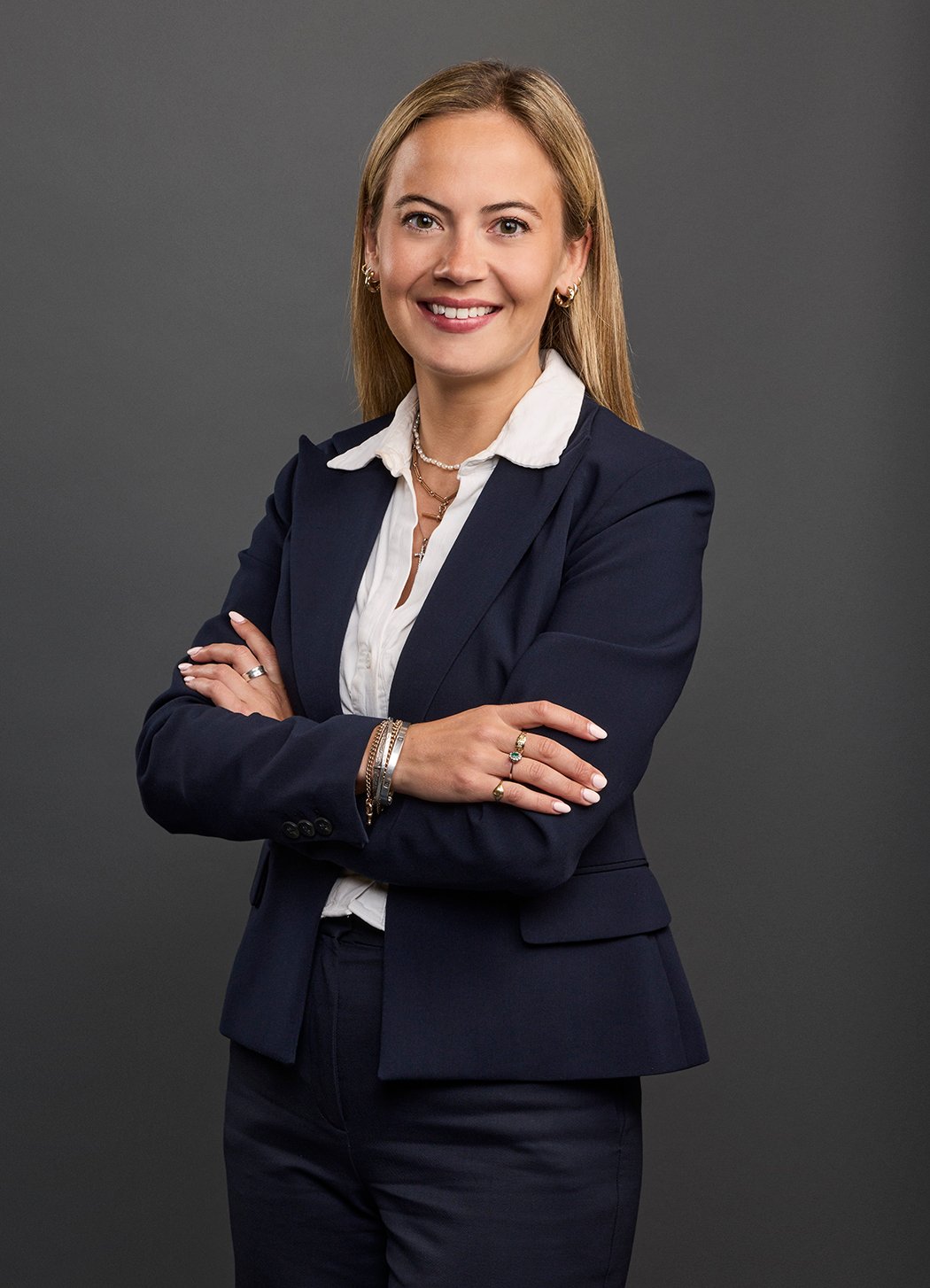 Zara Barnes | DLA Piper