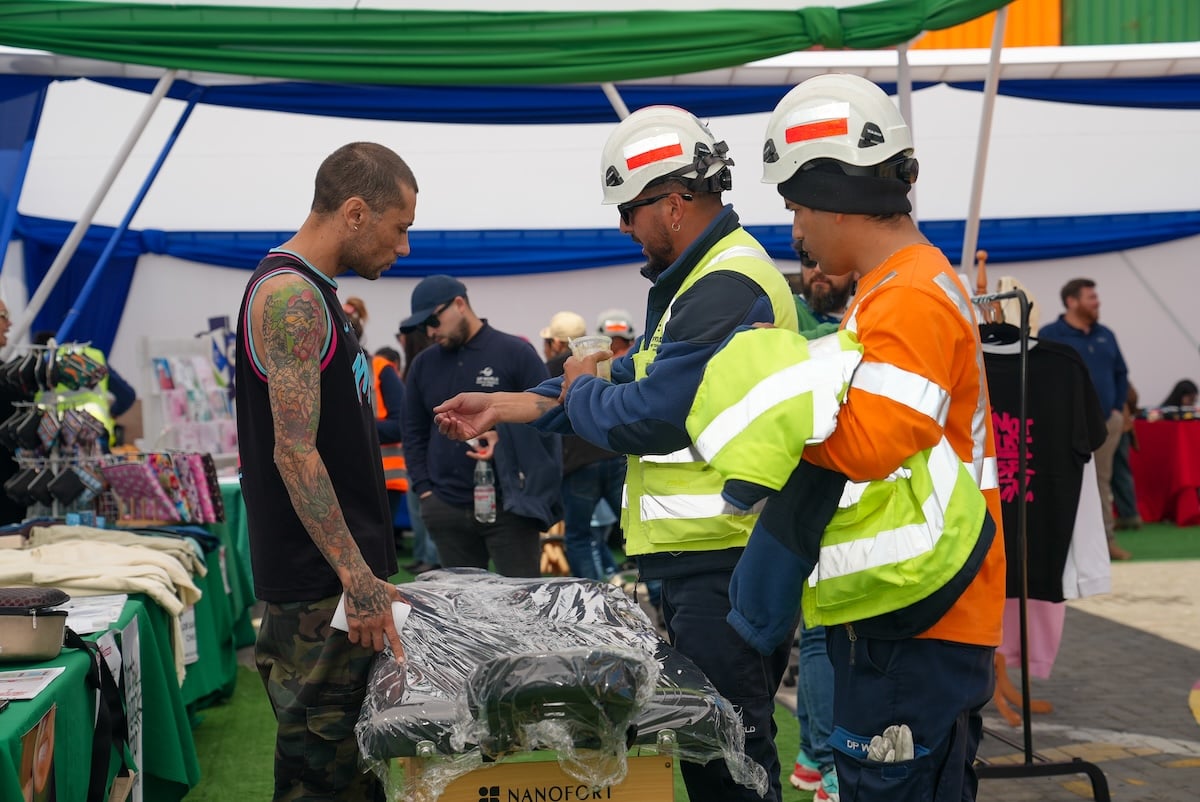 2025 DP World en San Antonio realiza 3 feria de beneficios