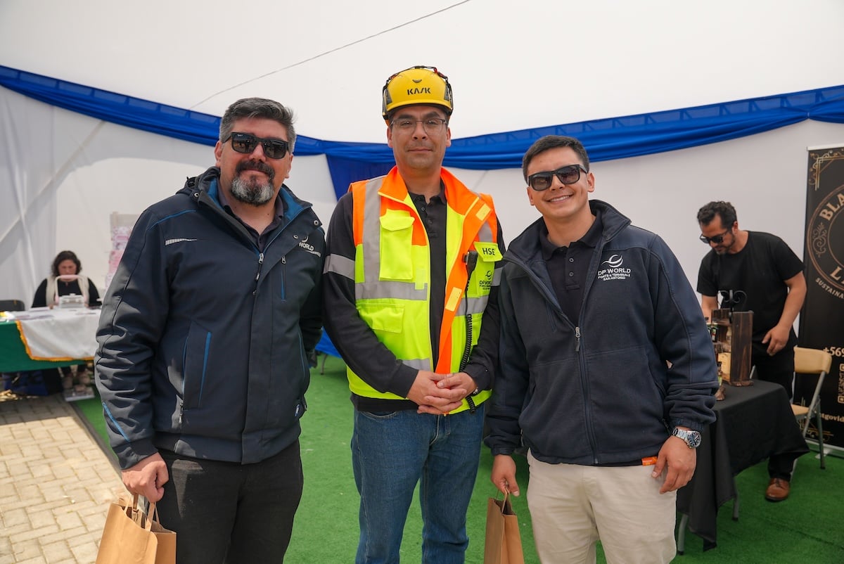 2025 DP World en San Antonio realiza 3 feria de beneficios