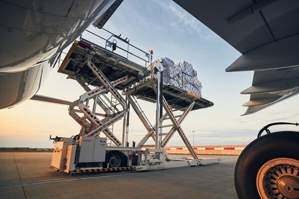 DP World Boosts Freight Forwarding Network With Americas Expansion ...