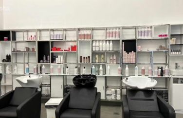 Hair by Rojin Salon: Expert Styling at Gate Avenue 4, DIFC.