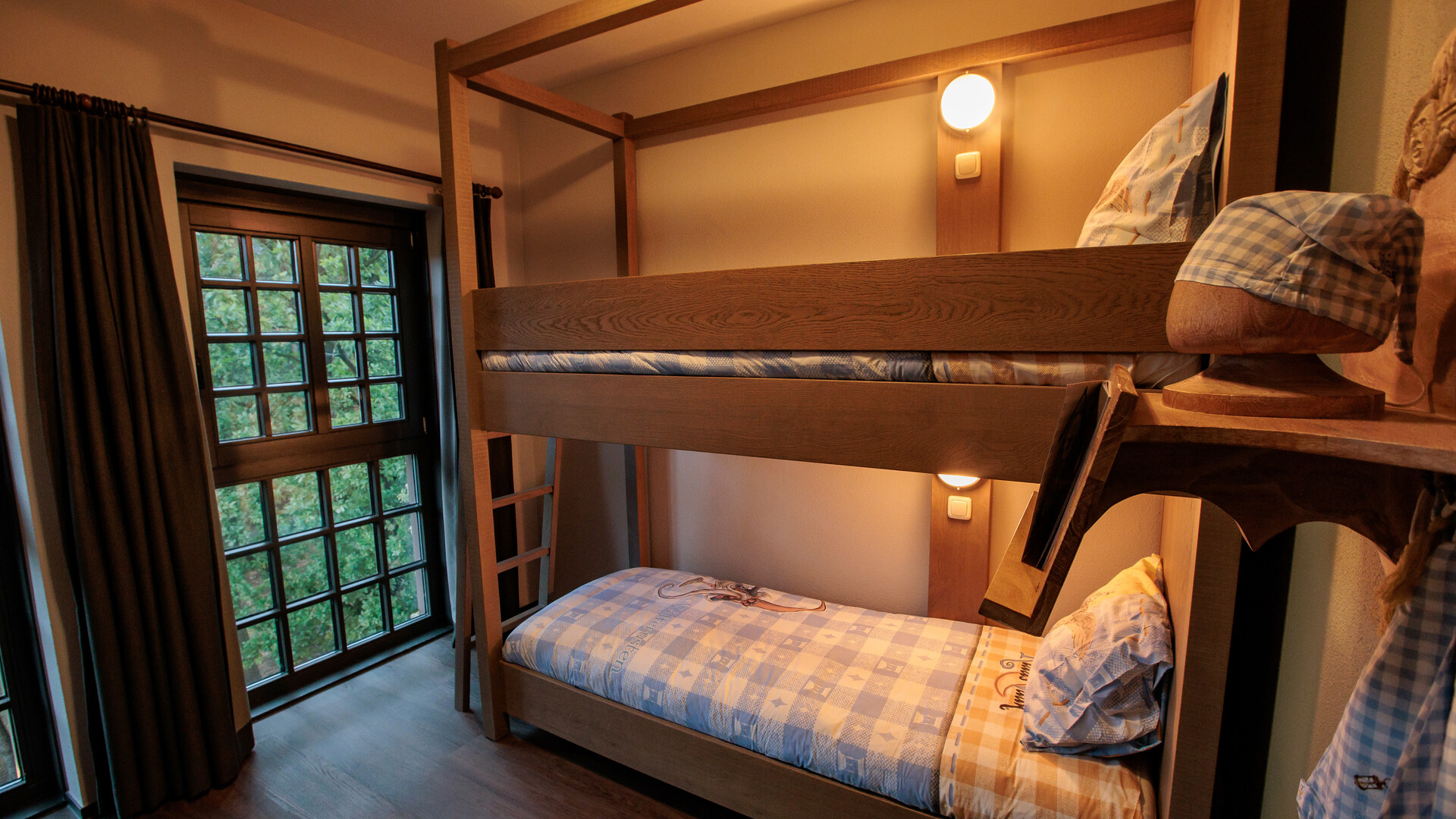 Premium Room Poorthuys with accessible sanitary facilities - Efteling ...