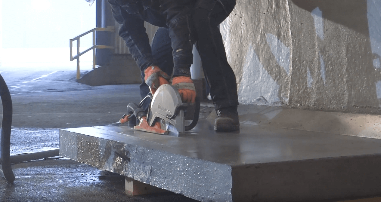 DEMOLITION SAW - 350MM (14IN) ELECTRIC WET CUT for Rent - Kennards Hire