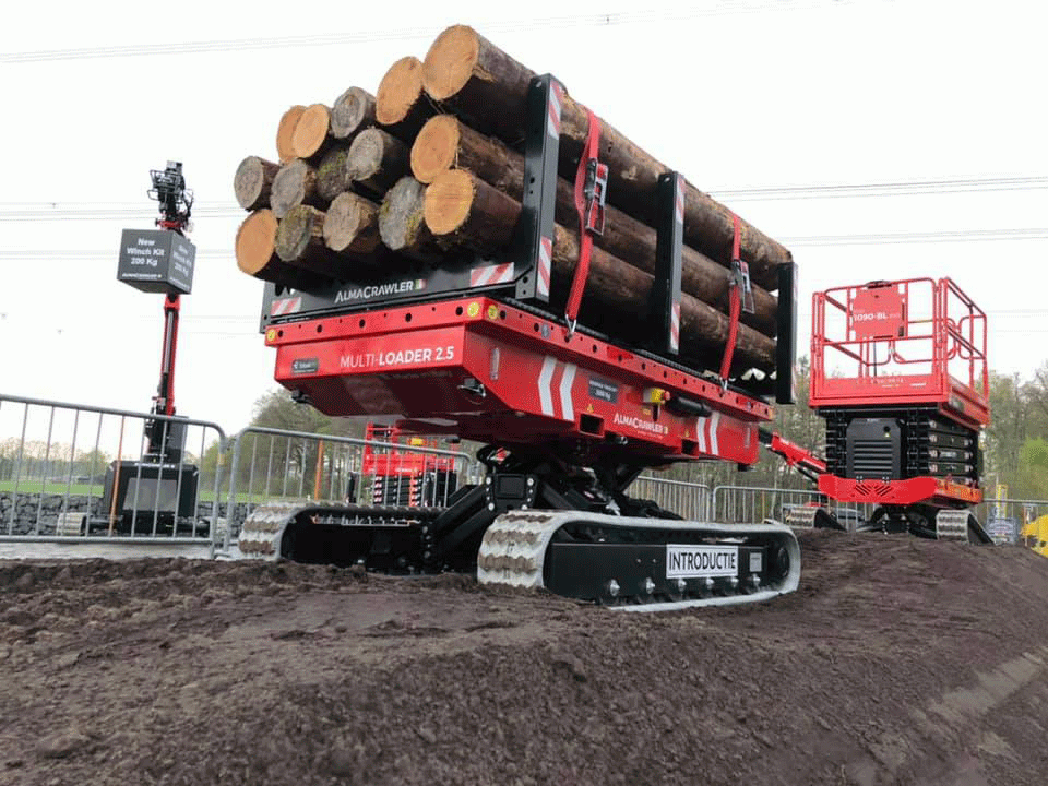 TRACKED CARRIER - 2.5T SELF LEVEL for Rent - Kennards Hire