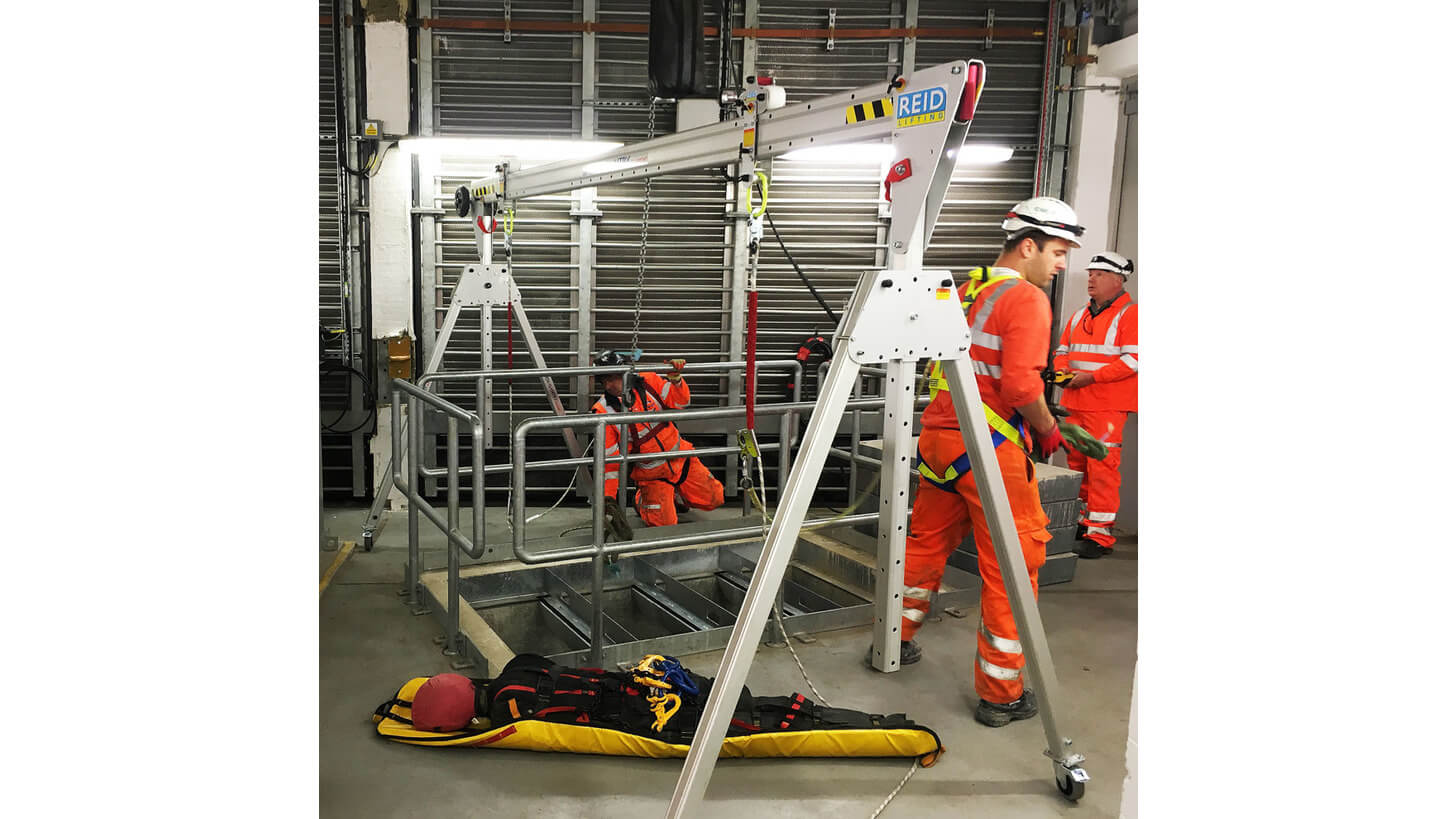 GANTRY - ALUMINIUM 1T CONFINED SPACE 2.5M for Rent - Kennards Hire