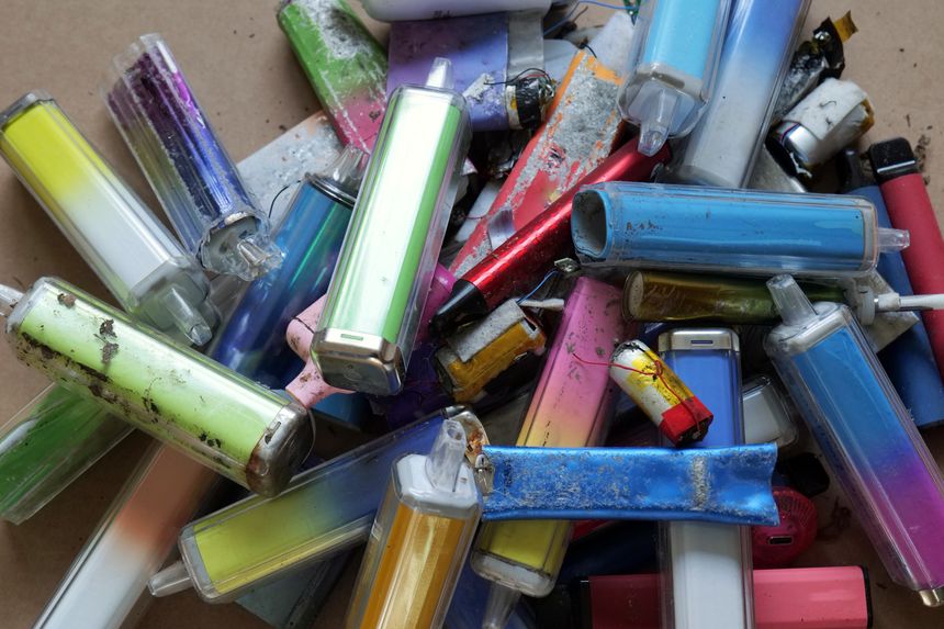 Single use vapes to be banned across the UK from June 2025