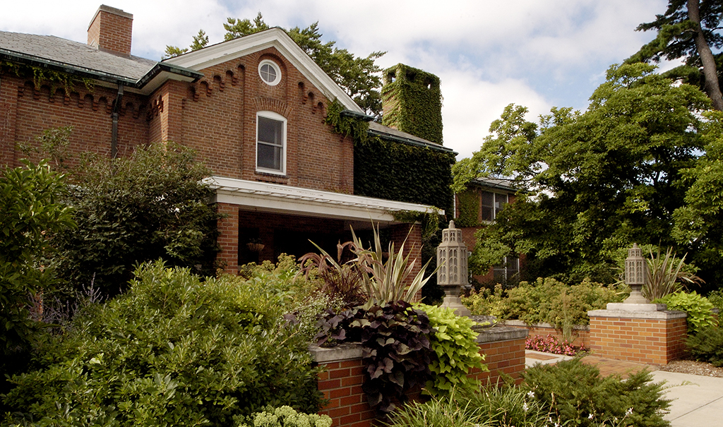 Long-time philanthropist to be honored Sunday at Cowles House ...