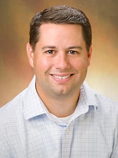 Andrew Calabria, MD | 執筆者 | MSDマニュアル プロフェッショナル版