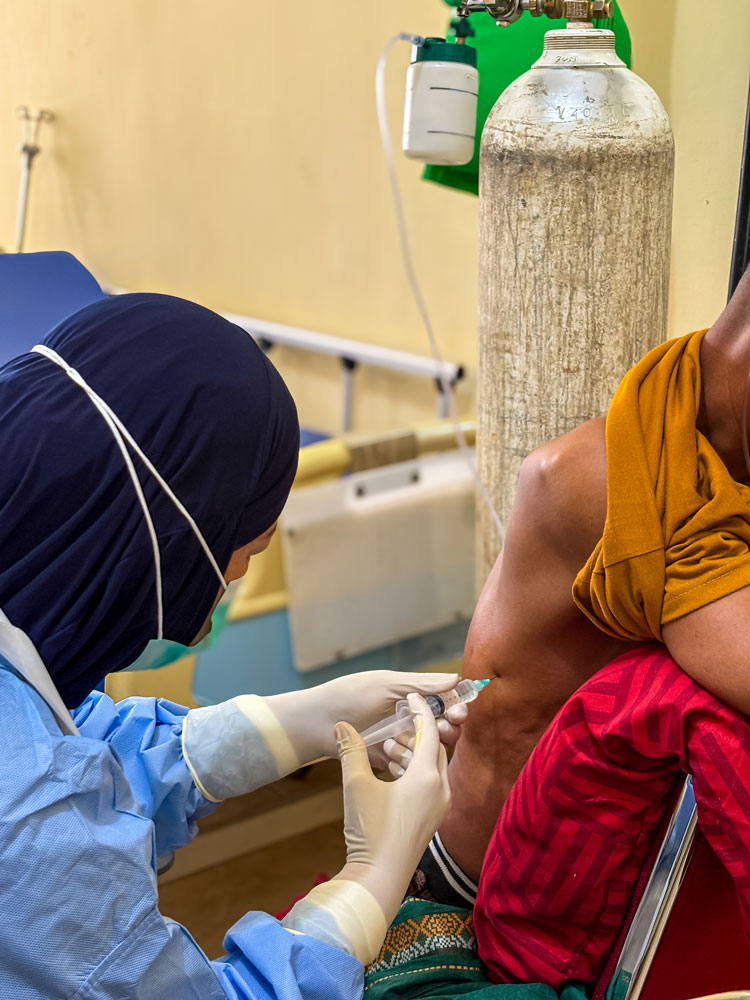 Thoracentesis - Lung and Airway Disorders - MSD Manual Consumer Version