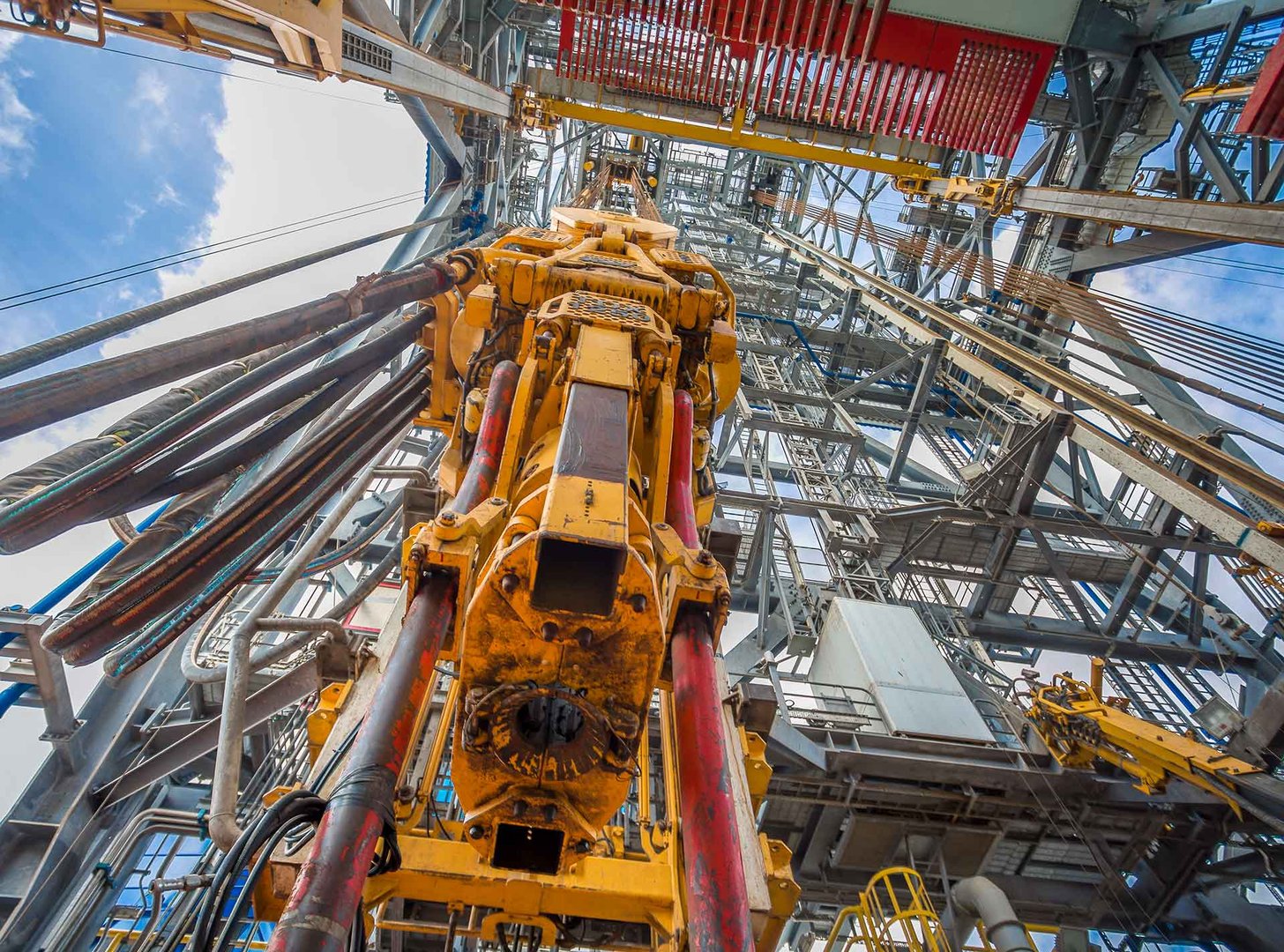 Top Drive Systems - Drilling Rigs | NOV