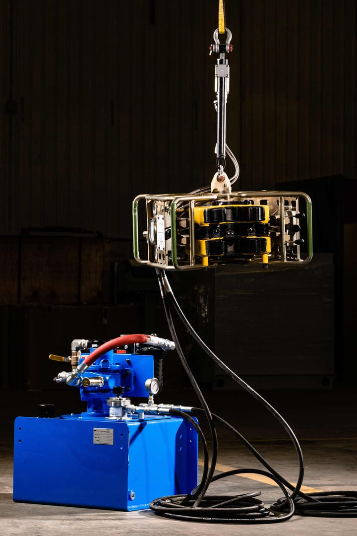 8071 Little Jerk II Mini Tong | NOV