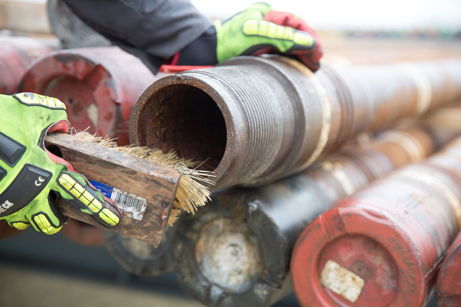 Picking Up New Pipe and BHA Components | NOV