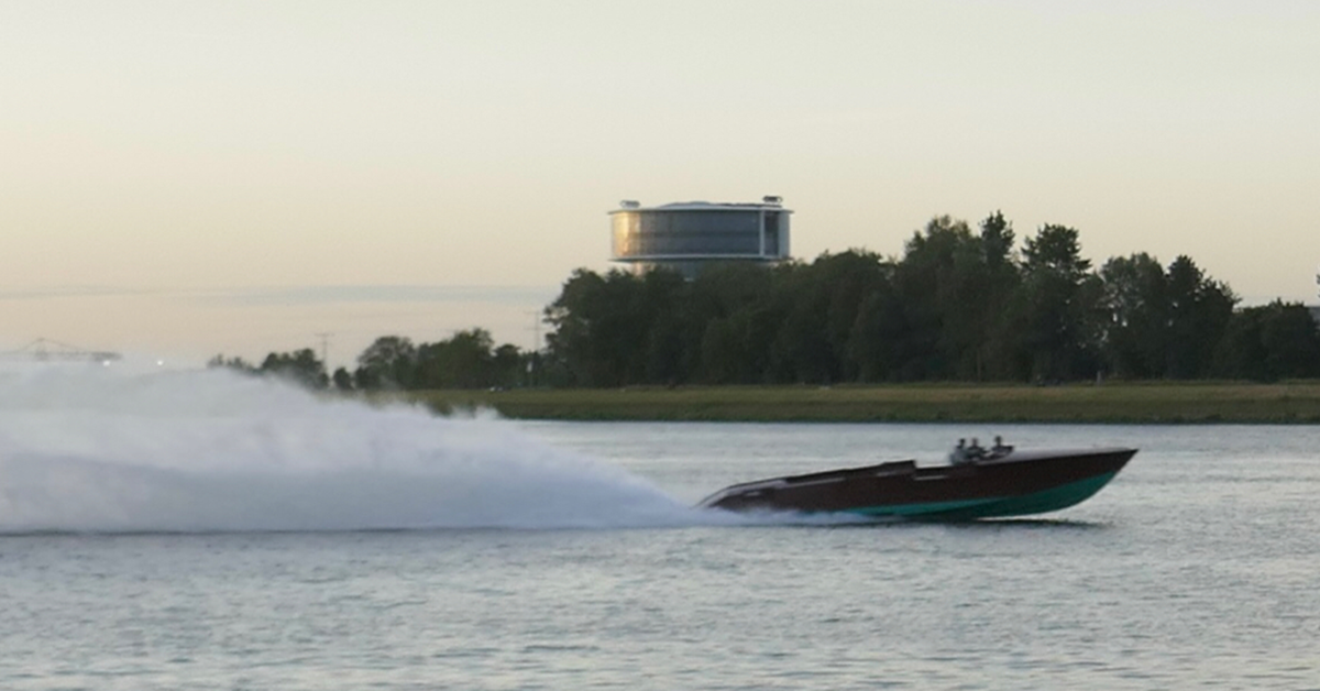 Tunnel improves stepped hull stability and efficiency | Metstrade