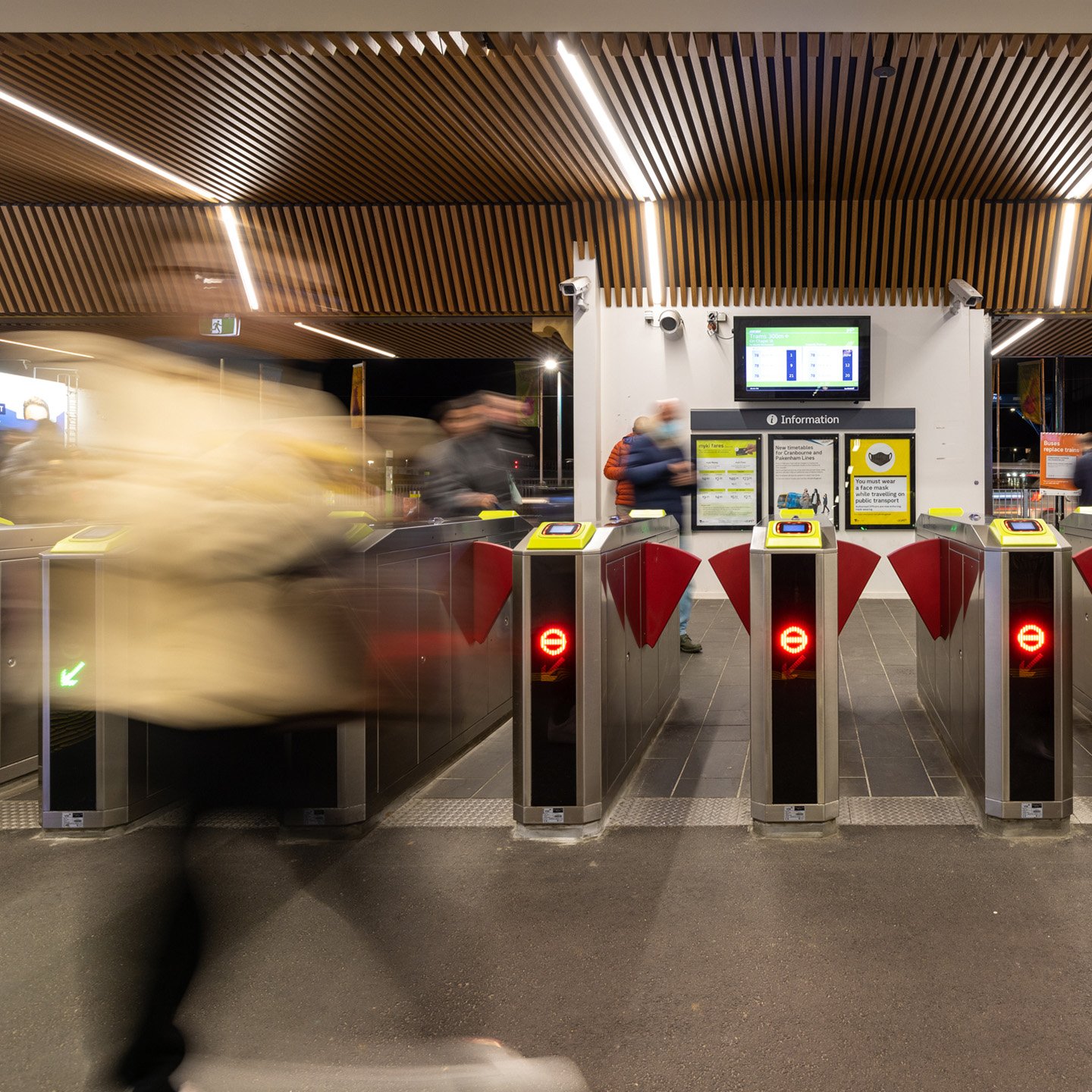 Tap on and off with myki - Transport Victoria