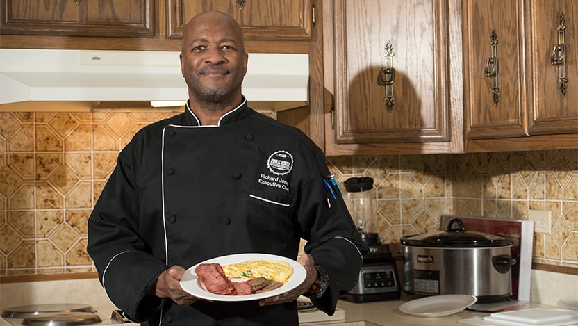 Knee replacement surgery allows chef to live pain-free - UChicago Medicine