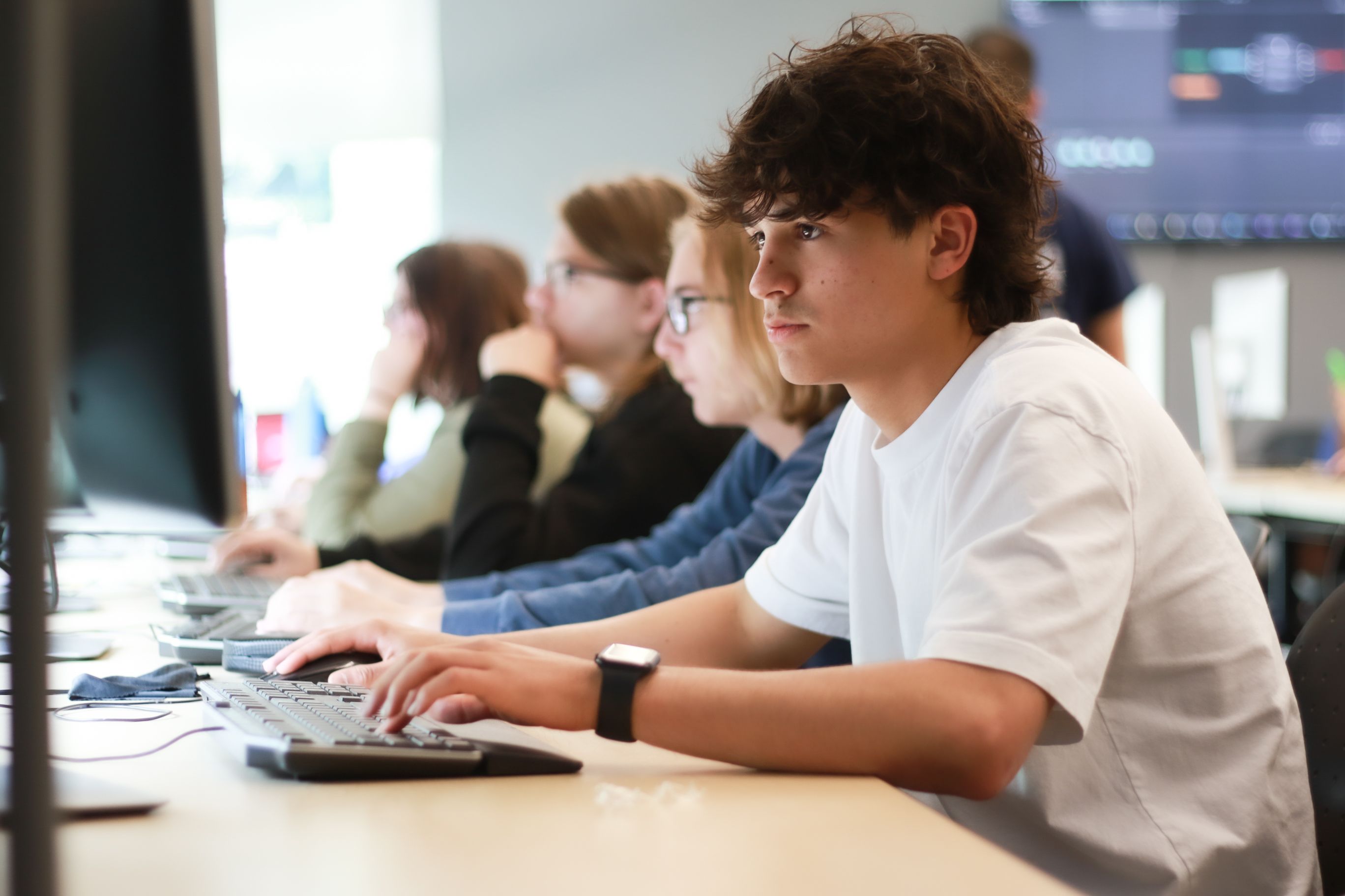 The Ultimate Guide to FAFSA, CSS Profile, and Finding Scholarships